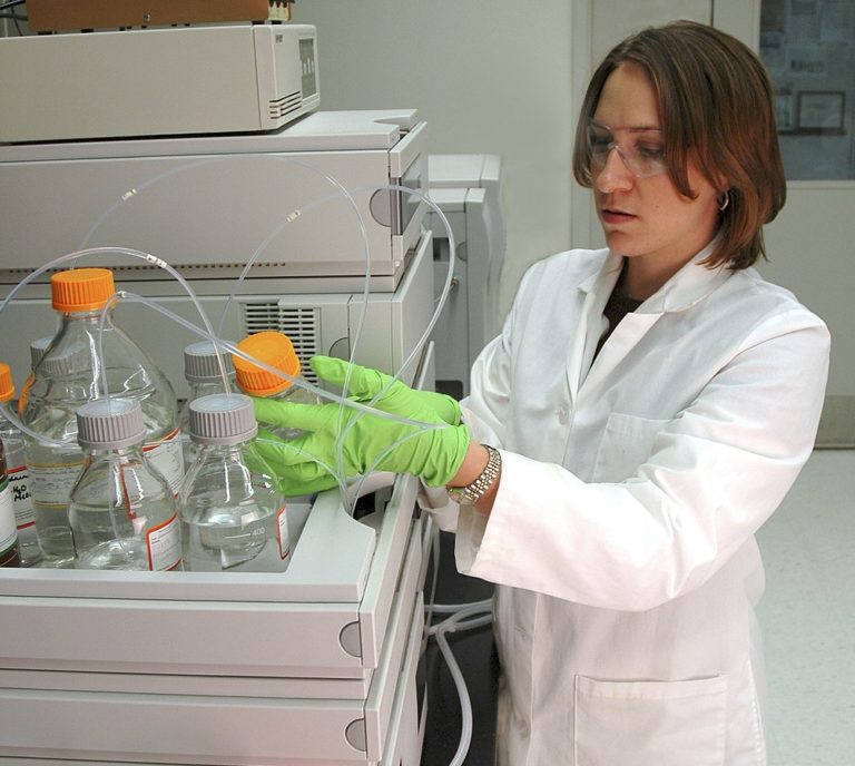 Cleaning Laboratory Glassware for LC/MS - TechNotes – Critical Cleaning ...