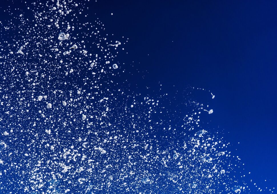 Static and dynamic spray balls in CIP